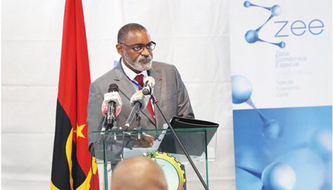 EMBAIXADORES ACREDITADOS EM ANGOLA, INSTADOS A INCLUIR A ZEE NA AGENDA ...